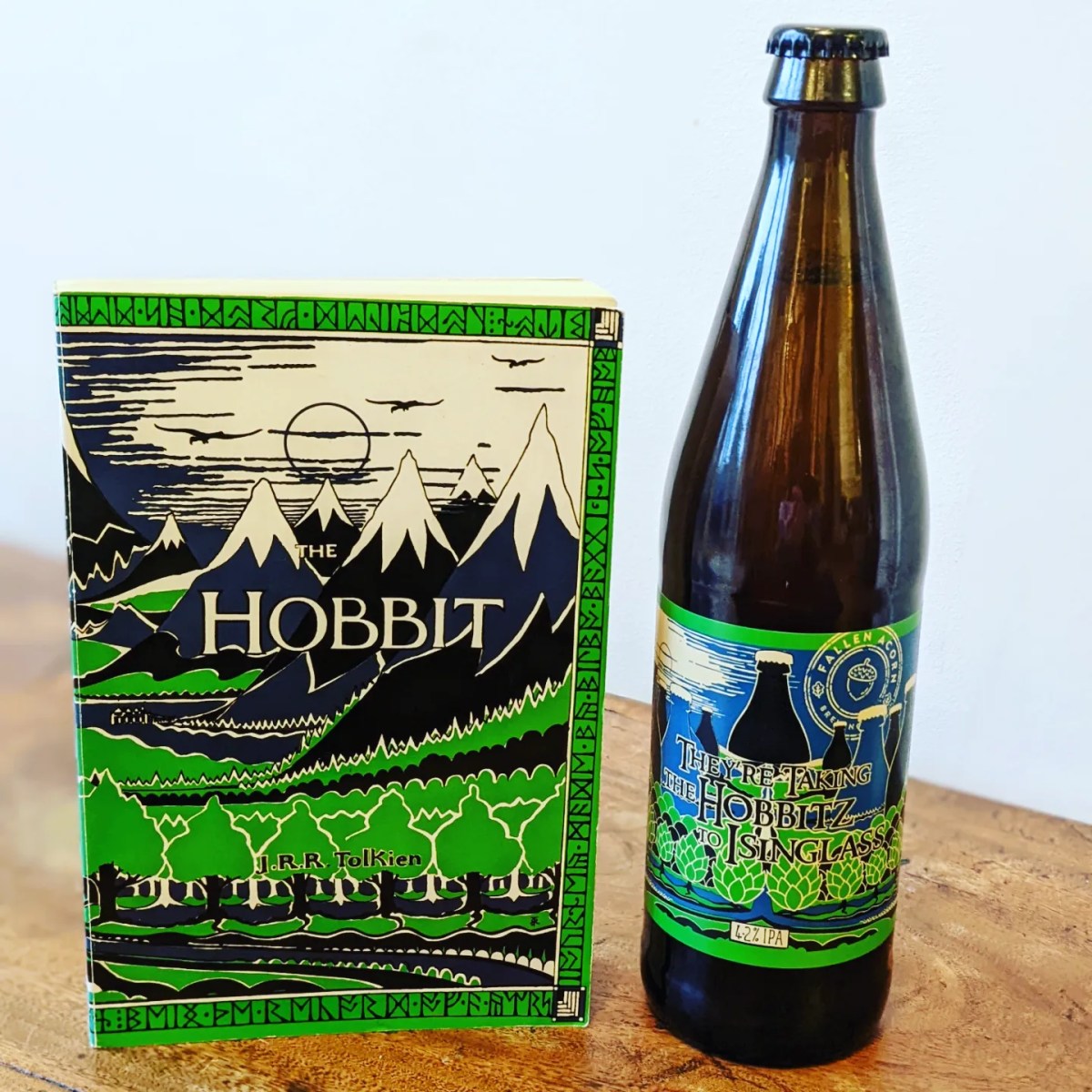 The Hobbit v They’re Taking the Hobbitz to Isinglass – Burch’s Books ...